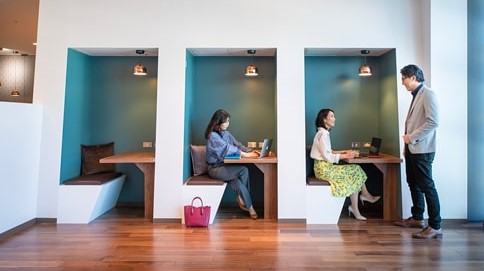 Coworking & Virtual Offices at 5-Star Addresses